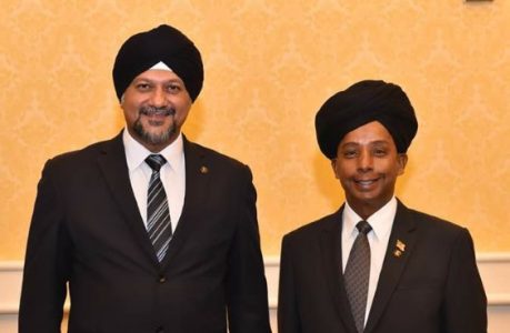 Kulasegaran’s thallapa got heads turning at Malaysian palace